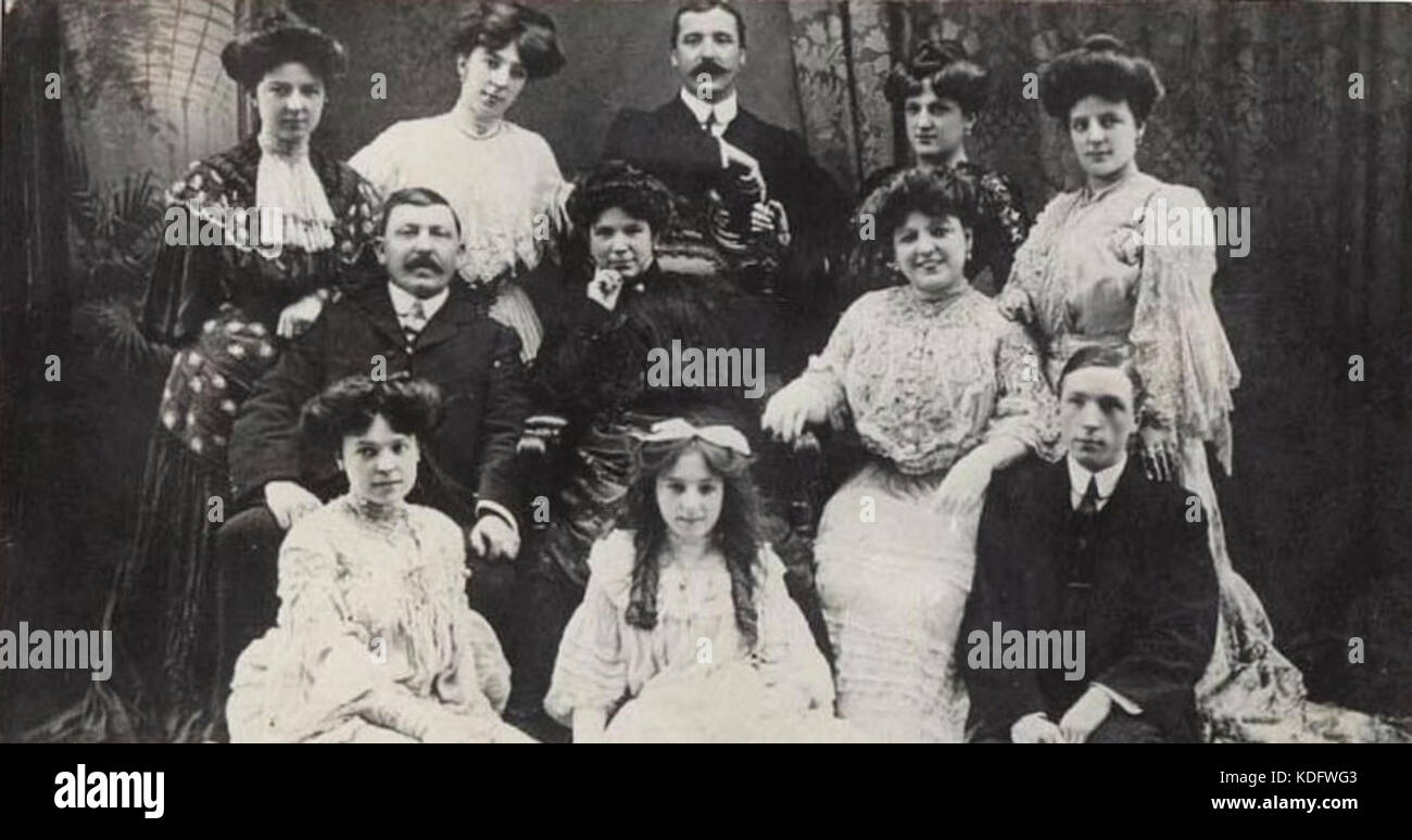 Lloyd family hi-res stock photography and images - Alamy