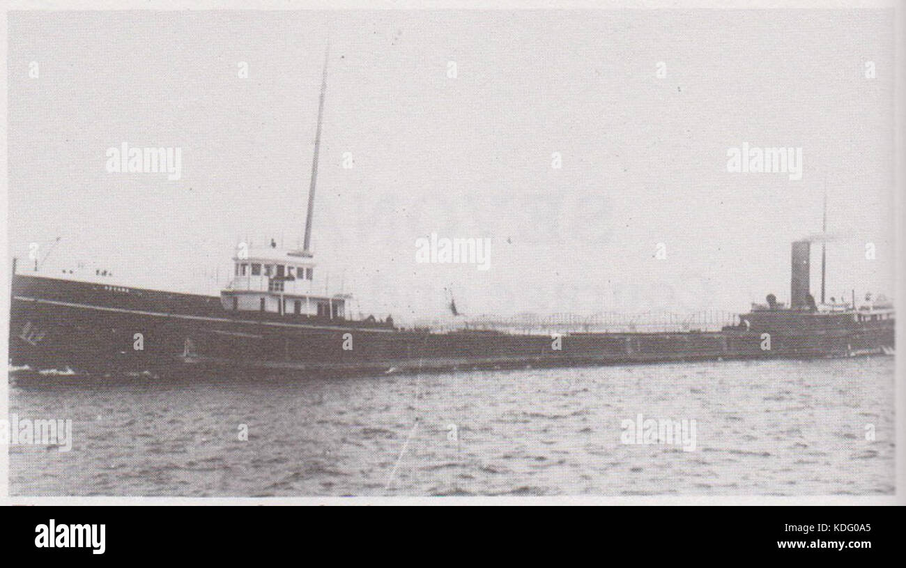 Vintage cargo ship hi-res stock photography and images - Alamy