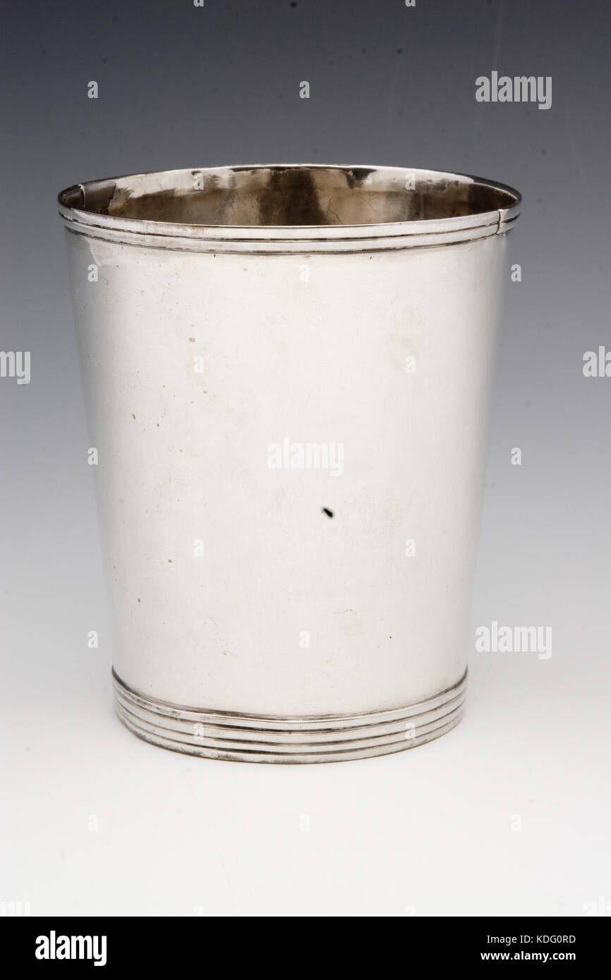 Engraved silver cup hi-res stock photography and images - Alamy