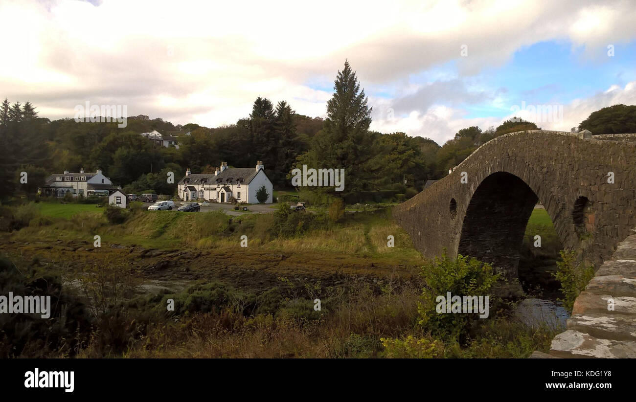 Clachan bridge seil island hi-res stock photography and images - Alamy