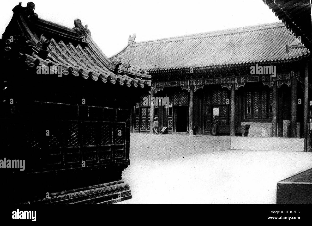 Palace where Emperor Kuang Hsu was born Stock Photo - Alamy