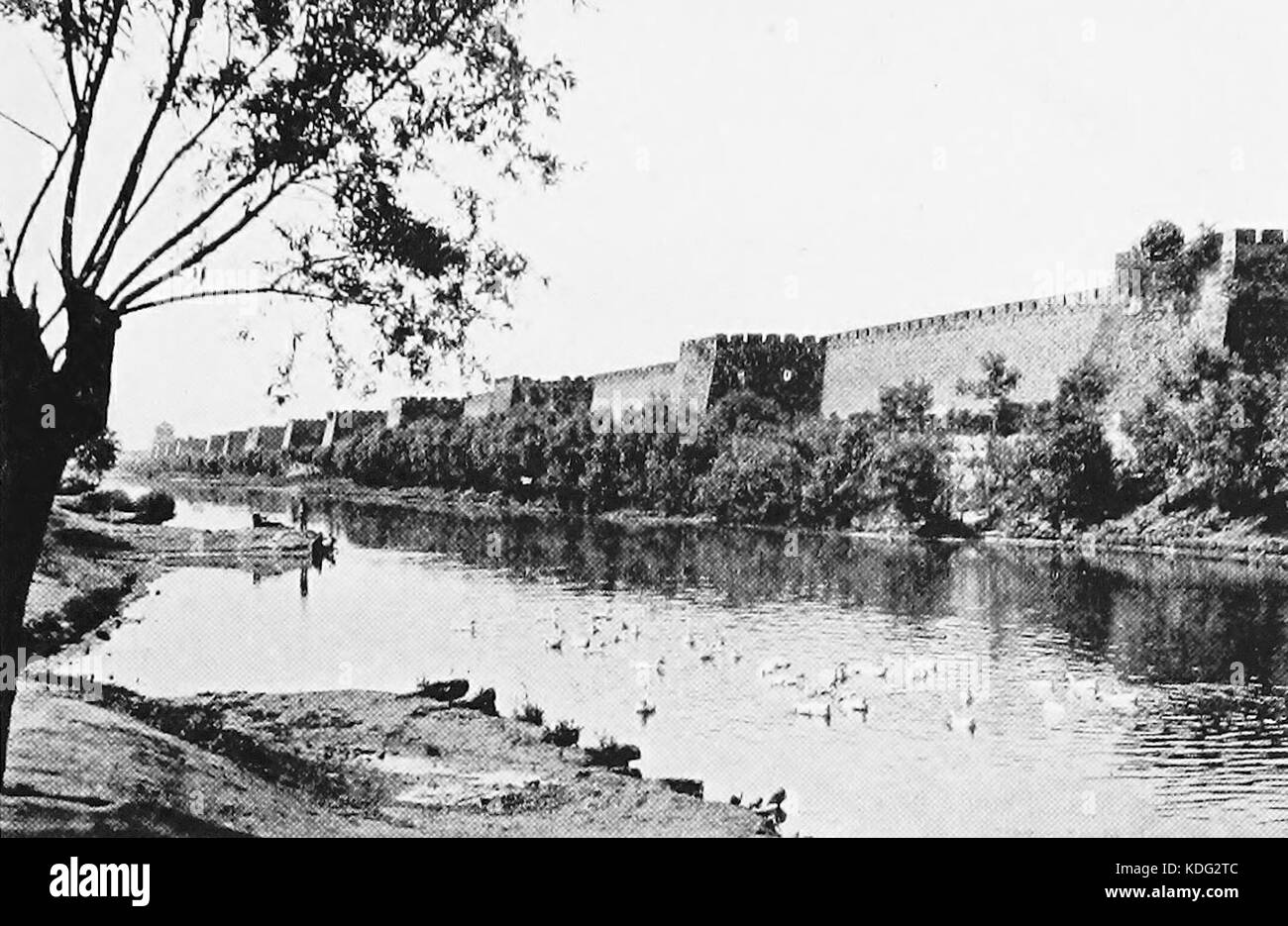 Moat fortification Black and White Stock Photos & Images - Alamy