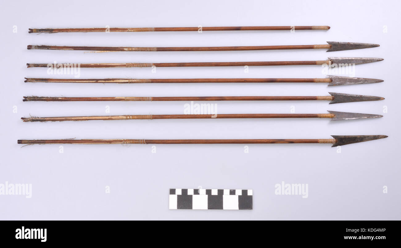 Set of 7 Native American Arrows Stock Photo - Alamy