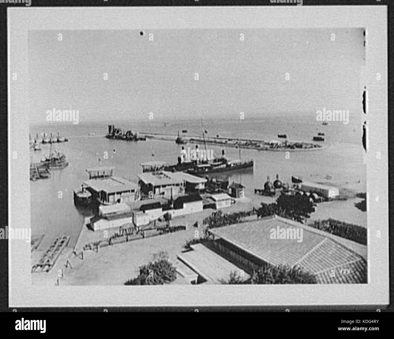 On the suez hi-res stock photography and images - Alamy