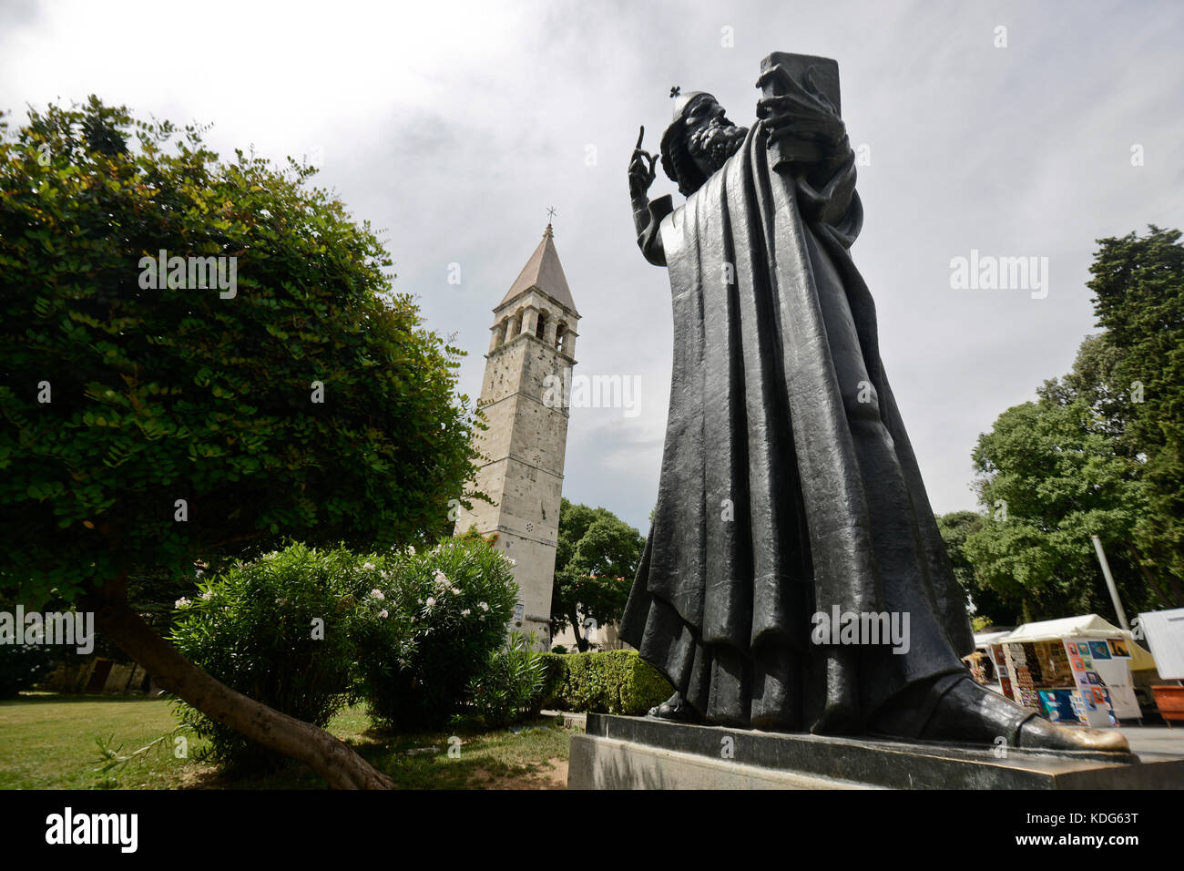 Split croatia statue hi-res stock photography and images - Alamy