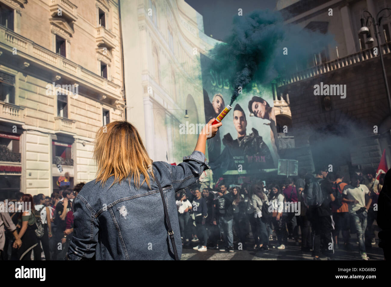 Naples, Italy. 13th Oct, 2017. Protesters held a student mobilization ...