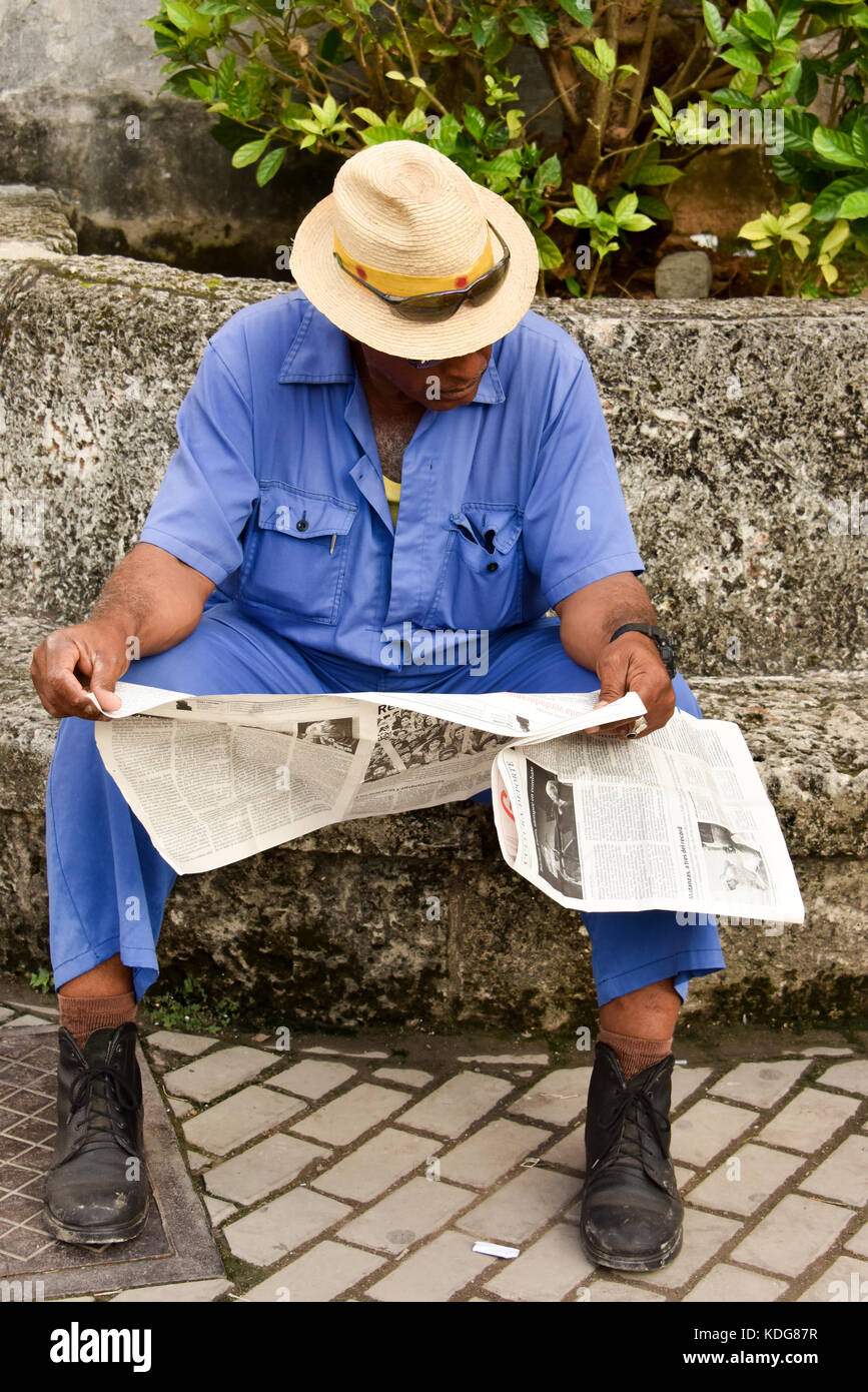 Cuban literacy rate hi-res stock photography and images - Alamy