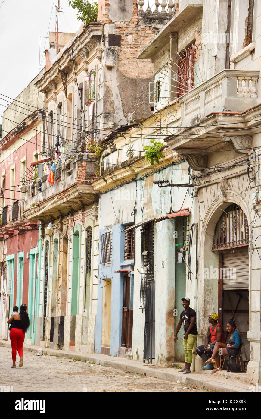 Cuban poor neighbourhood hi-res stock photography and images - Alamy