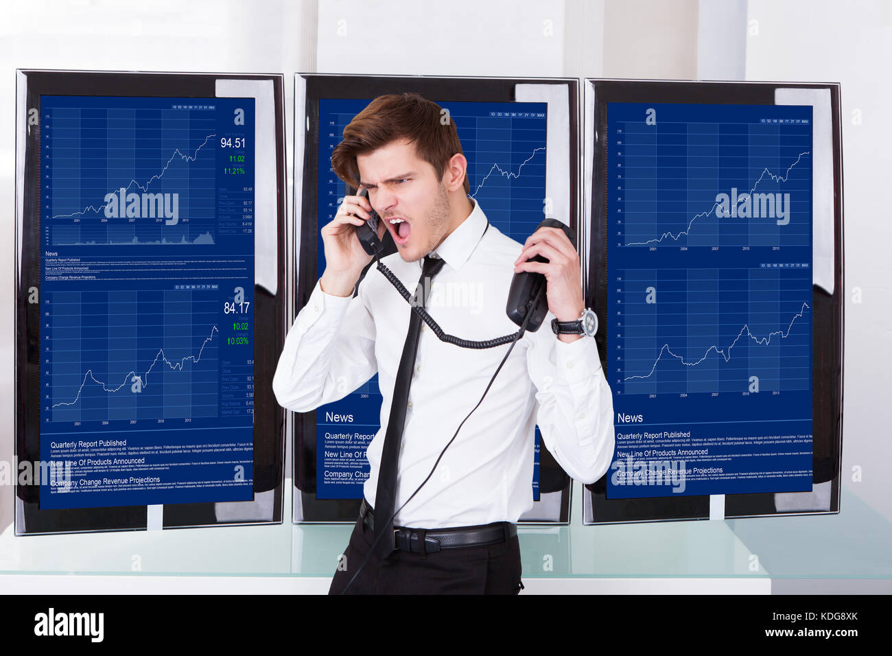 Angry man at computer hi-res stock photography and images - Alamy