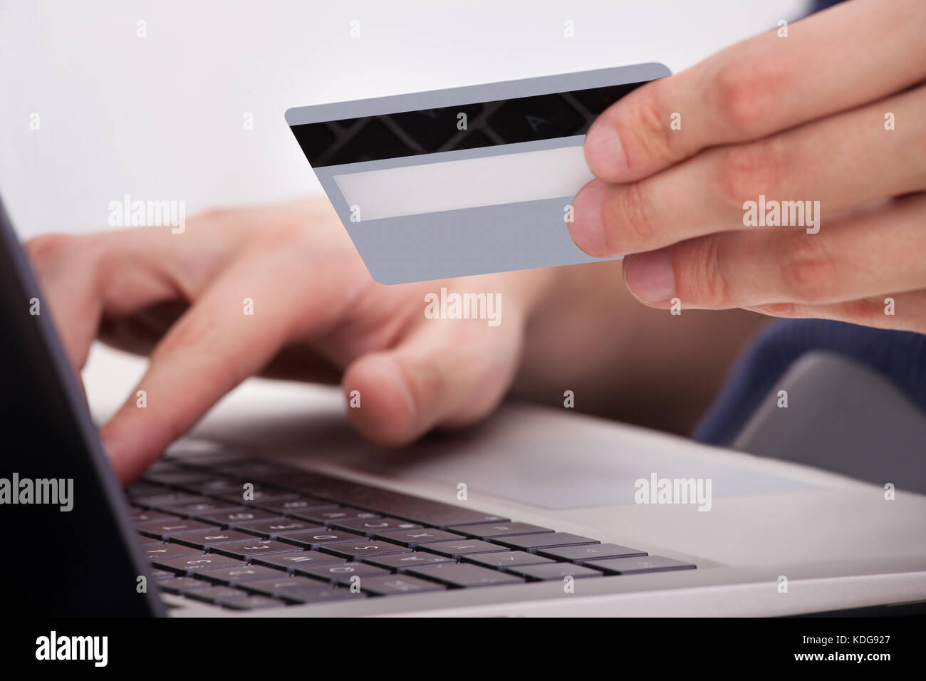 Cashless payment online shopping hi-res stock photography and images ...