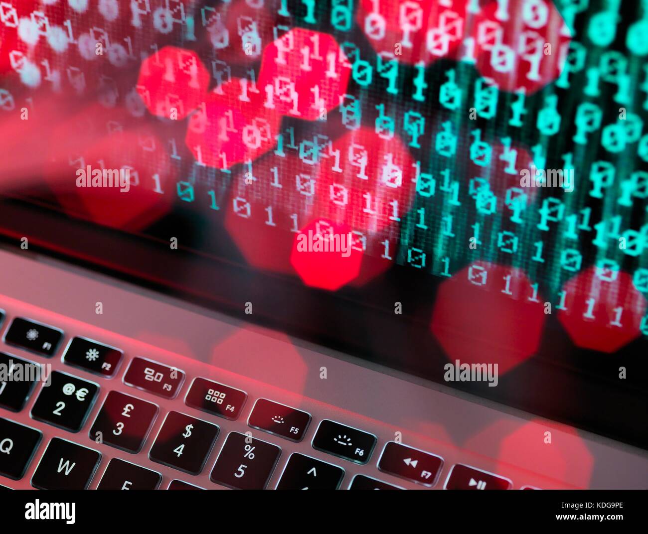 Fibre optic data computer screen hi-res stock photography and images ...