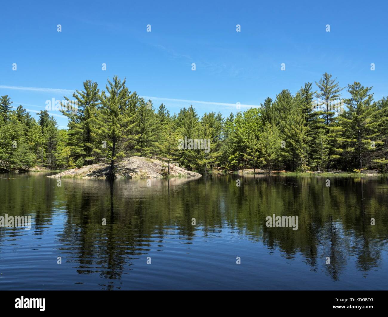 Muskoka lakes hi-res stock photography and images - Alamy