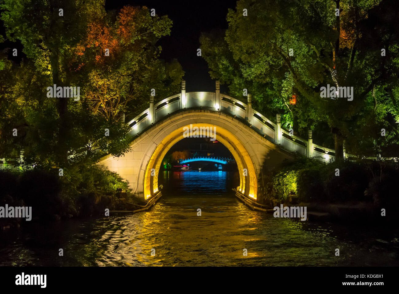 White Marble Bridge on Rong Lake, Guilin, Guangxi, China Stock Photo ...