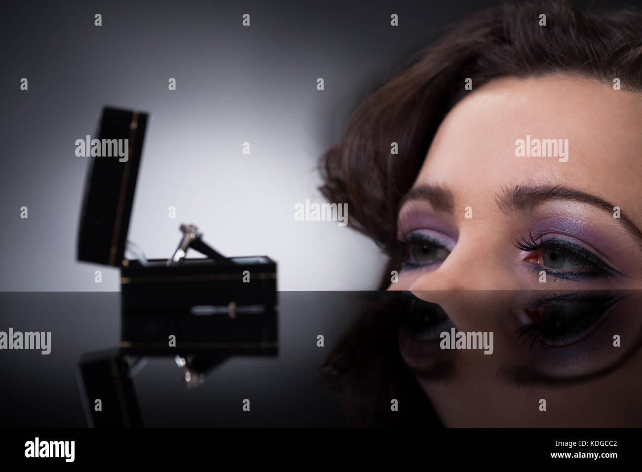 Woman elegance luxury model hi-res stock photography and images - Alamy