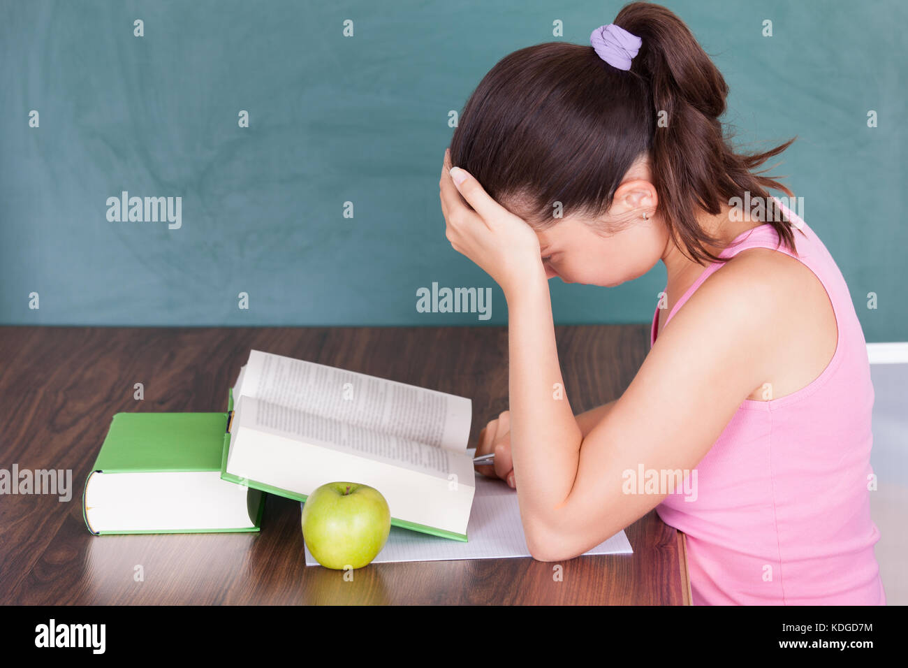 Bored students classroom college hi-res stock photography and images ...