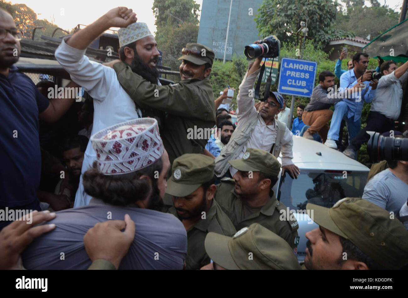 Lahore, Pakistan. 13th Oct, 2017. Dr. Muhammad Ashraf Asif Jalali ...