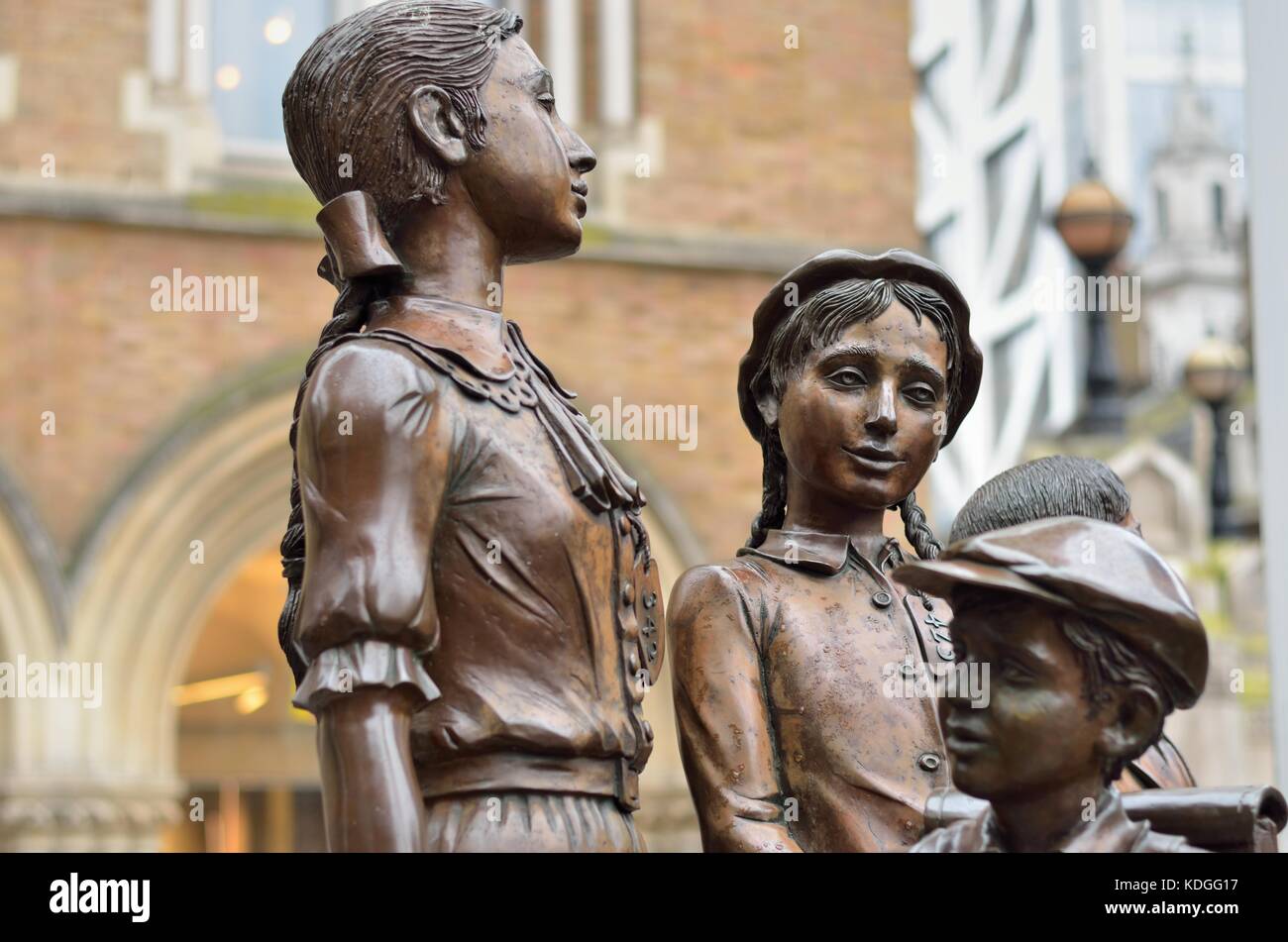 Statue of Child refugees Stock Photo - Alamy