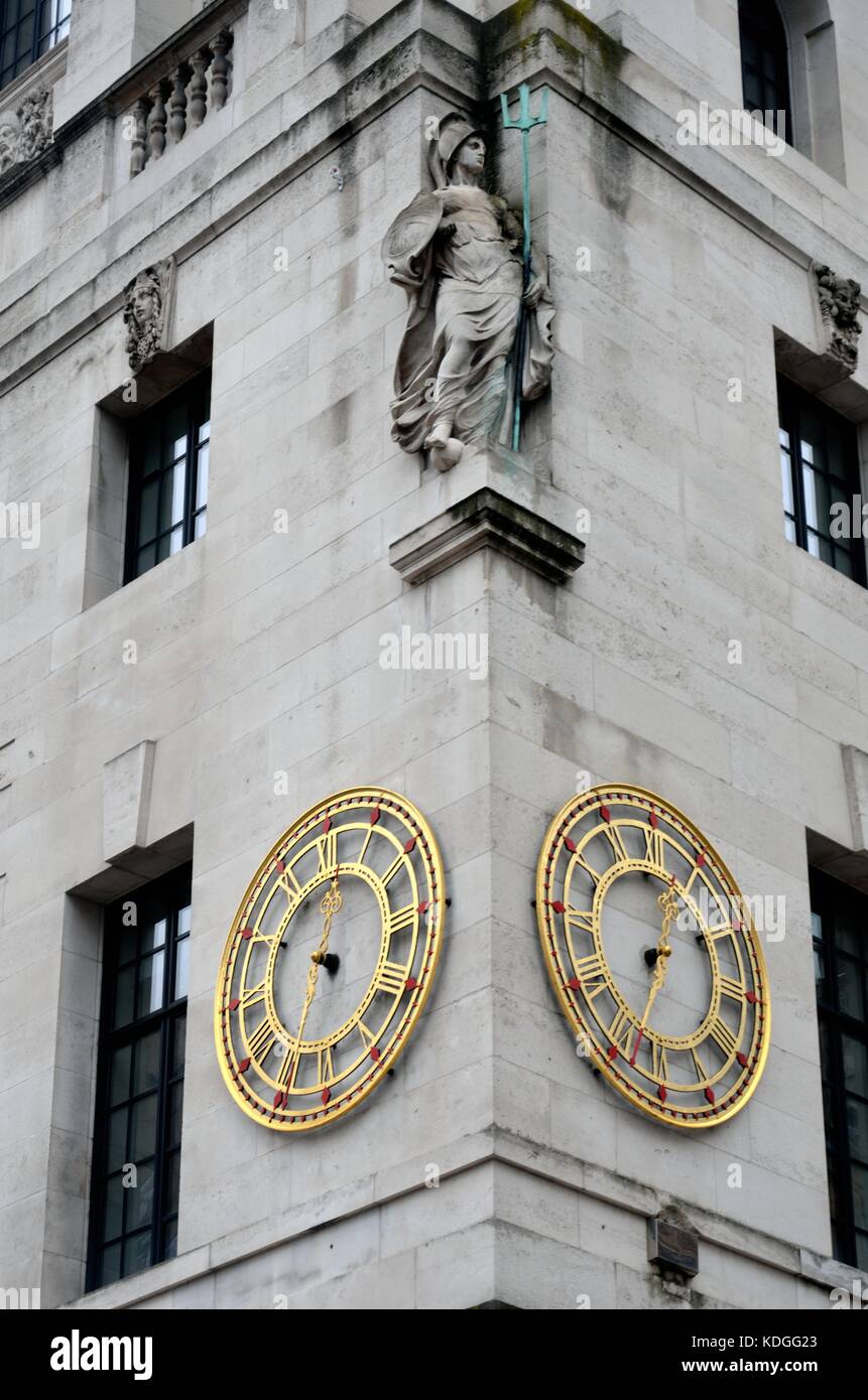 City clocks hi-res stock photography and images - Alamy