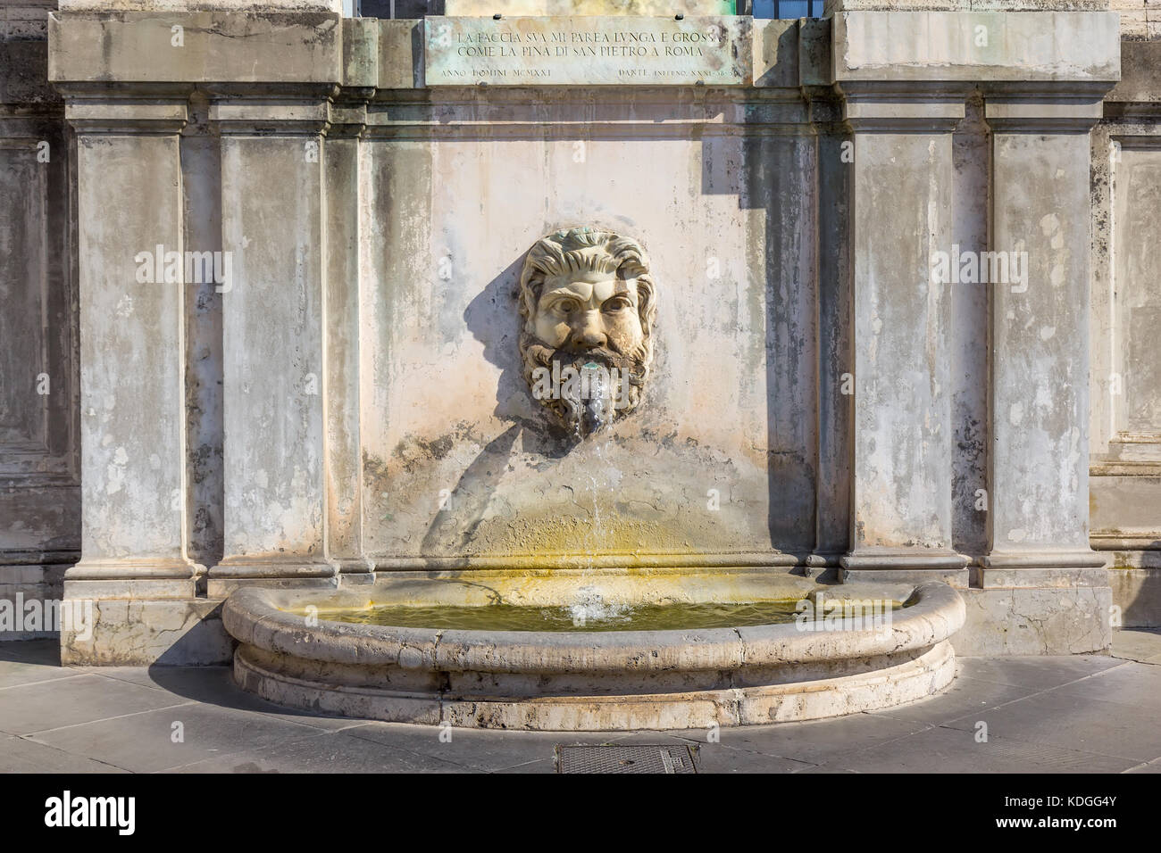 Fountain vatican sculpture hi-res stock photography and images - Alamy