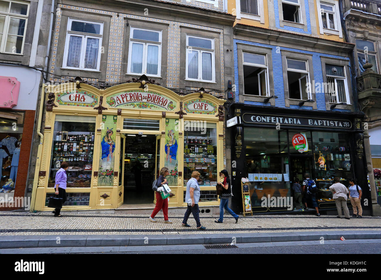 Colorful Porto shop fronts Stock Photo - Alamy