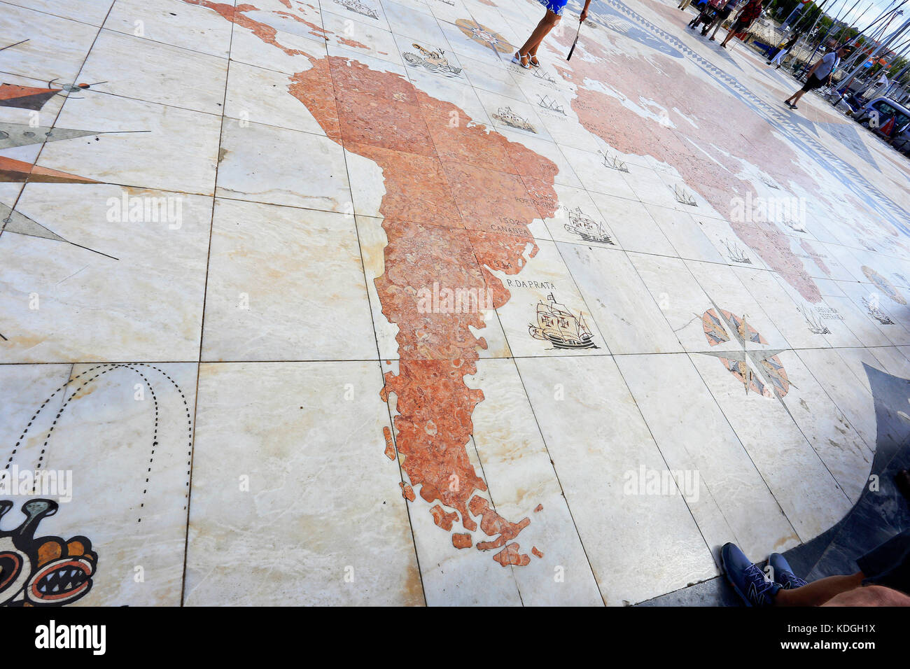 Map globe world stone marble hi-res stock photography and images - Alamy