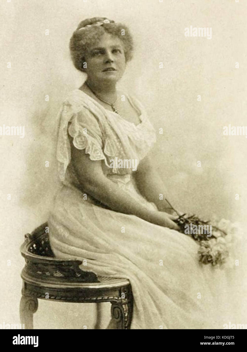 Australian writer hi-res stock photography and images - Alamy