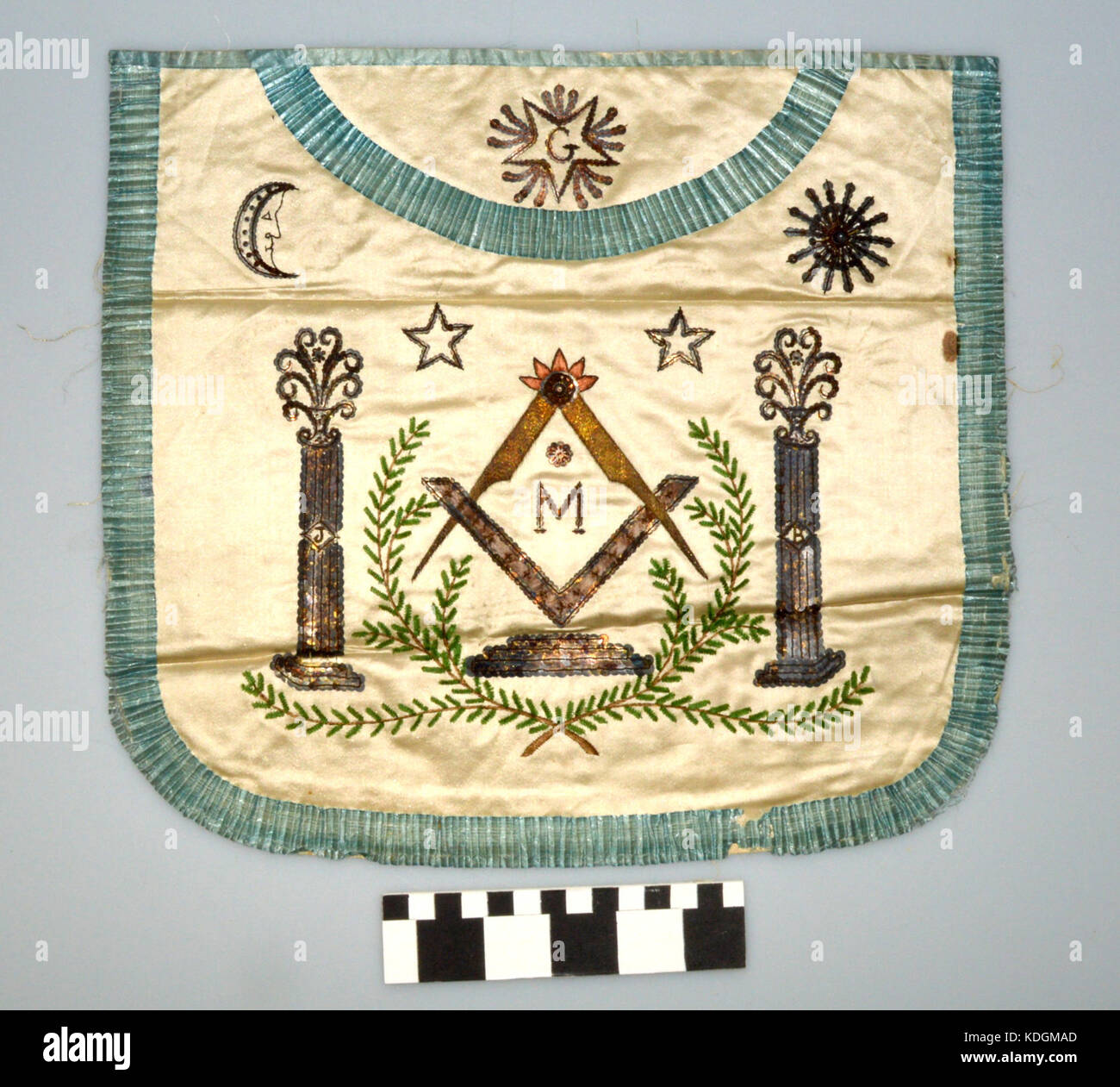 Masonic apron hi-res stock photography and images - Alamy