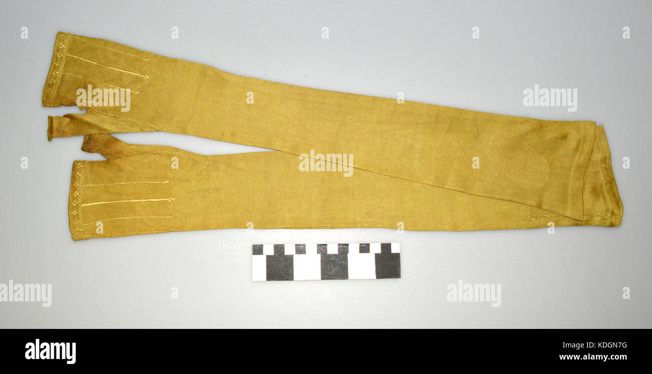 Quaker dress hi-res stock photography and images - Alamy