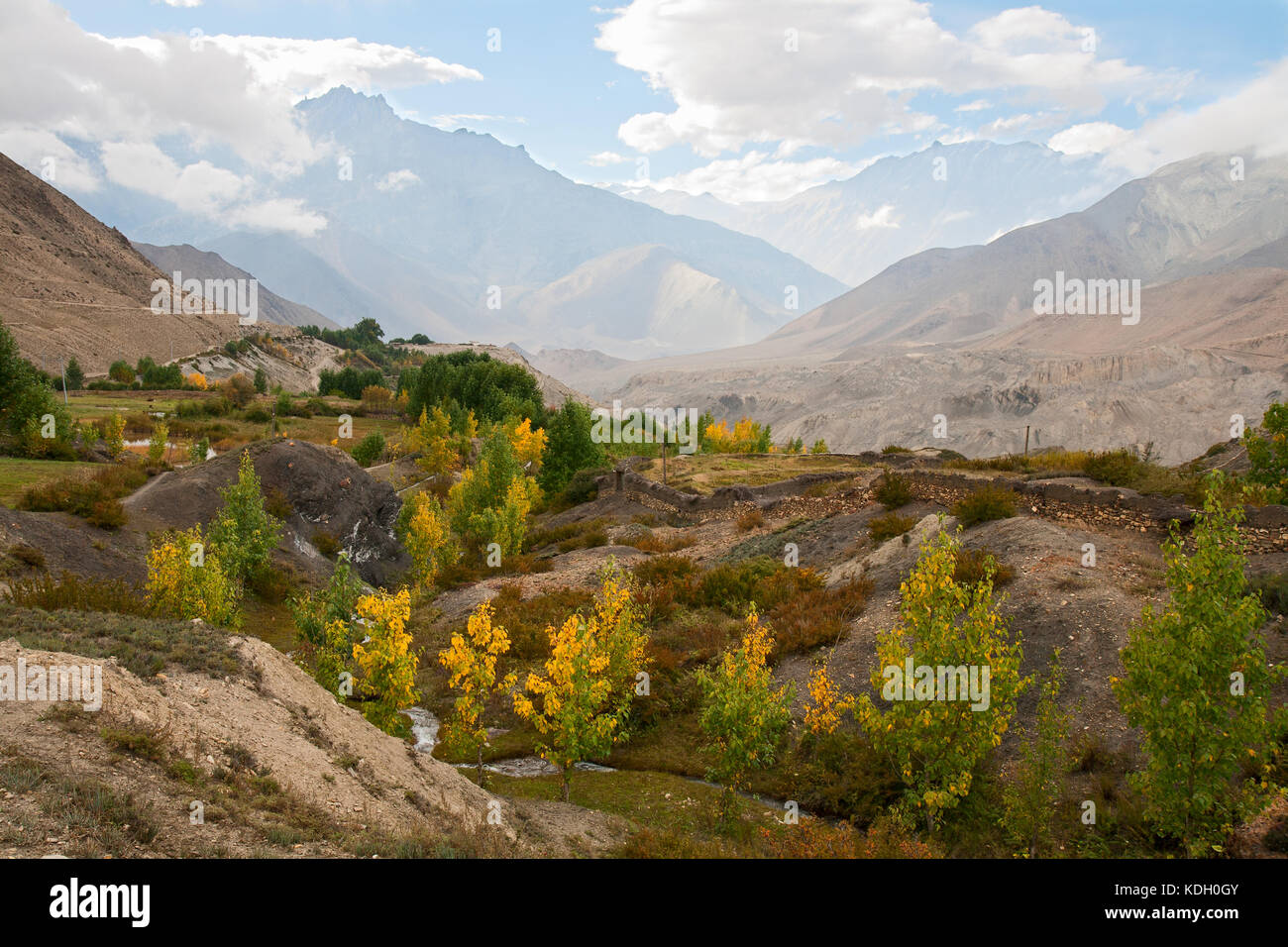 Autumn Himalaya landscape, the Lower Mustang Stock Photo - Alamy