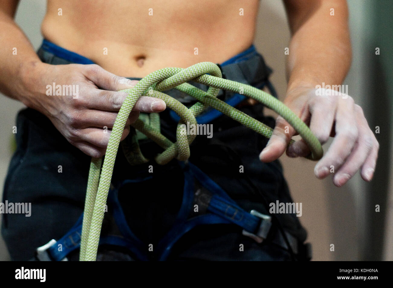 Hand holding rope hi-res stock photography and images - Alamy