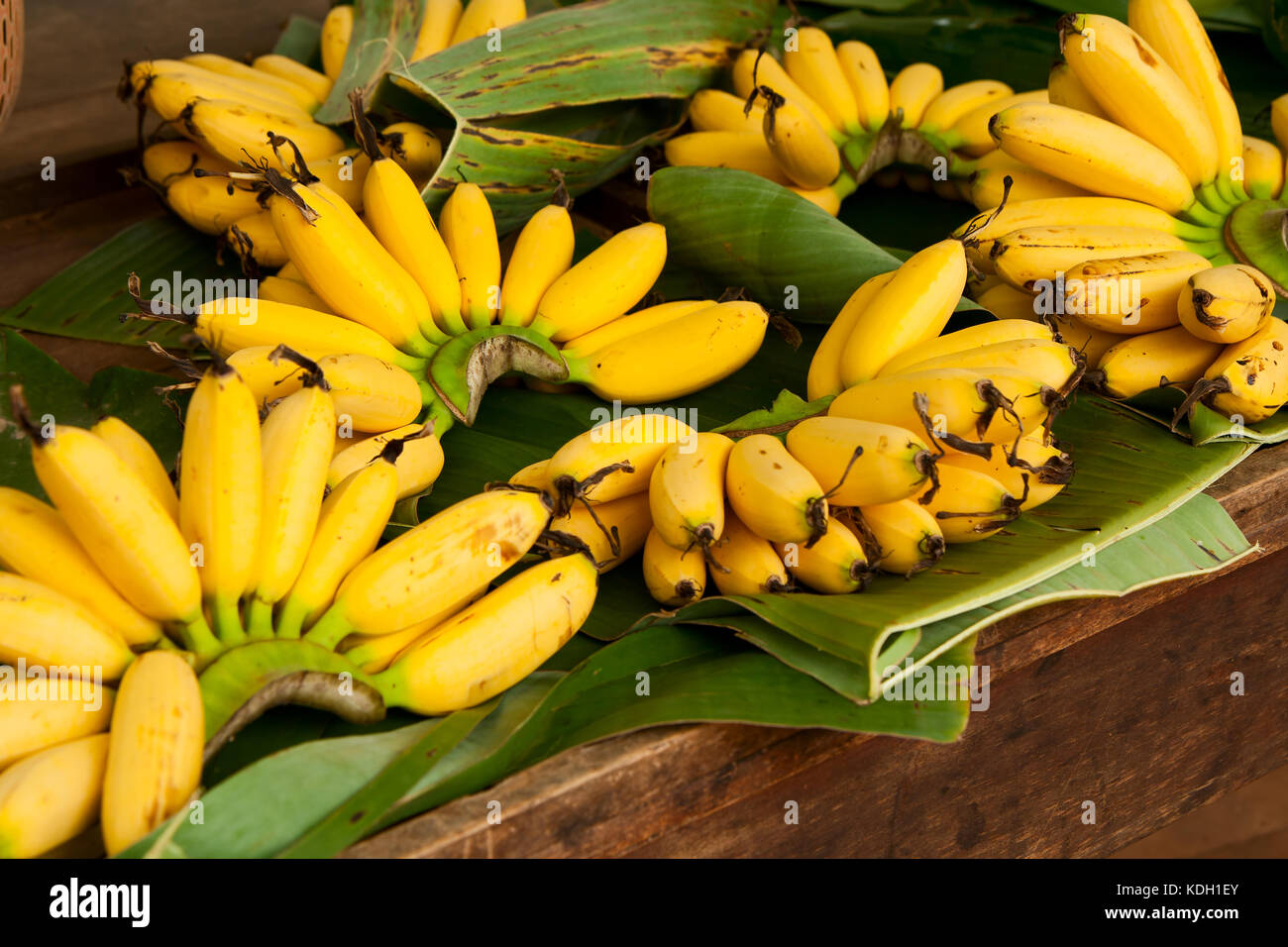 Street counter hi-res stock photography and images - Alamy