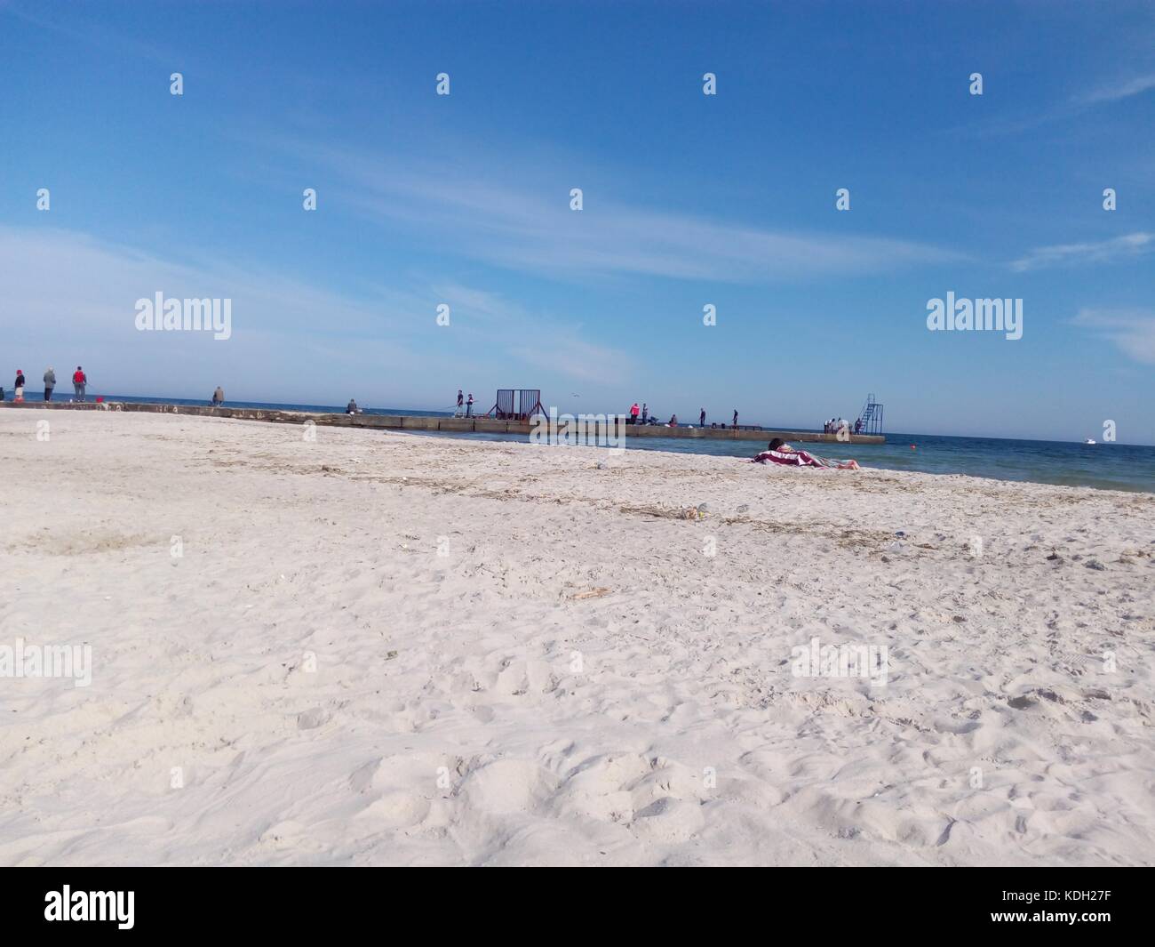 Empty sea beach hi-res stock photography and images - Alamy