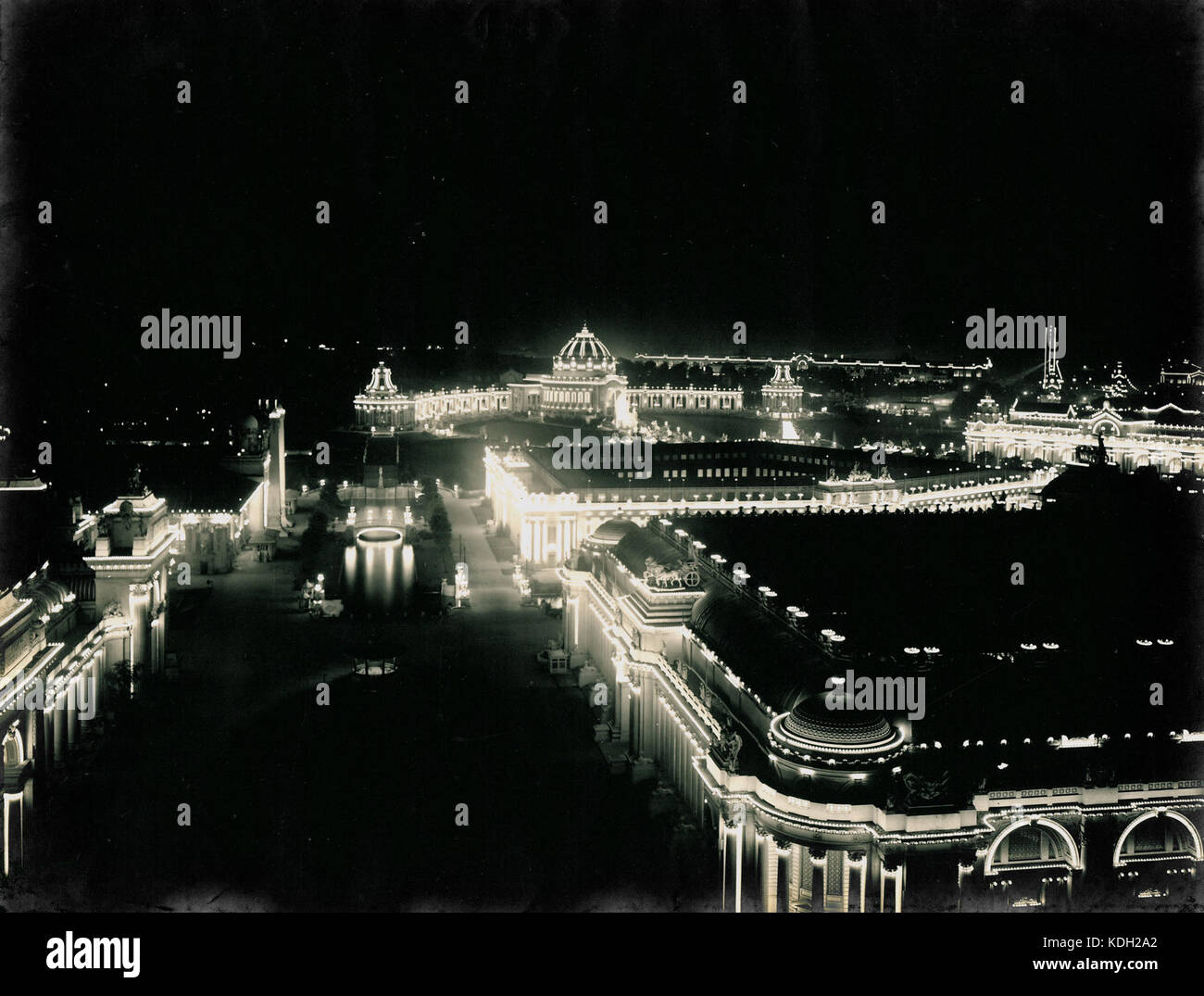 Night view of 1904 World's Fair grounds from the DeForest Wireless ...