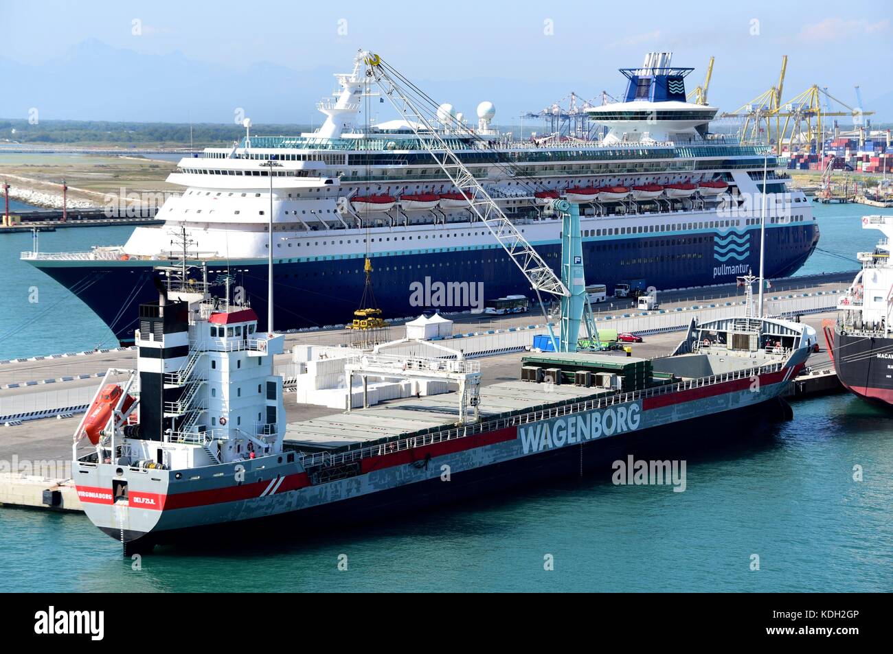 Sovereign harbour arm hi-res stock photography and images - Alamy
