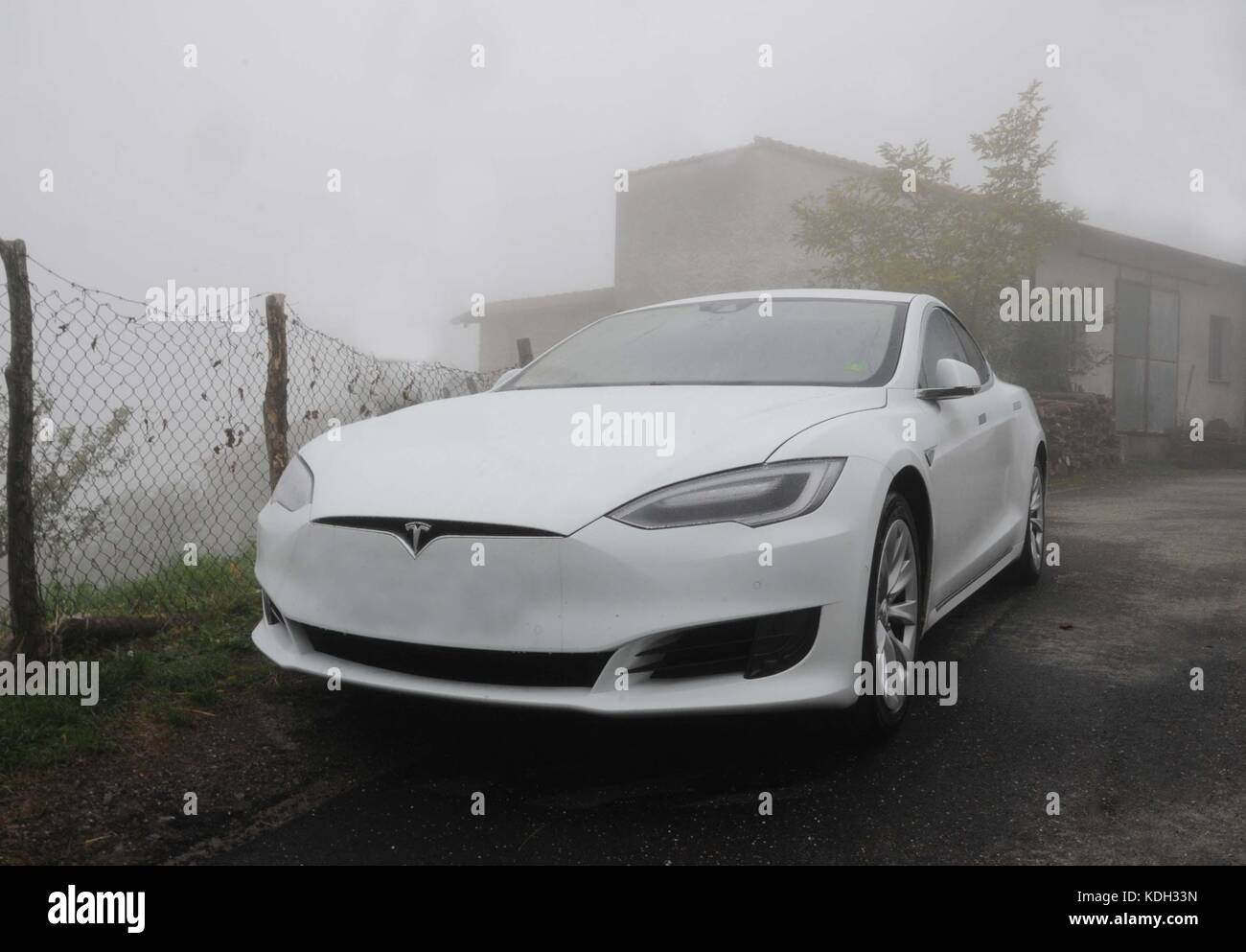 Tesla Model S, Driverless car Stock Photo - Alamy