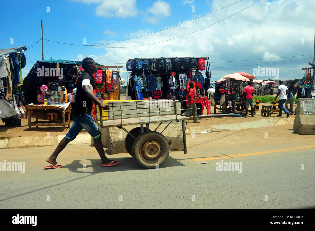 Street sellers in Maputo the capital of Mozambique Stock Photo - Alamy