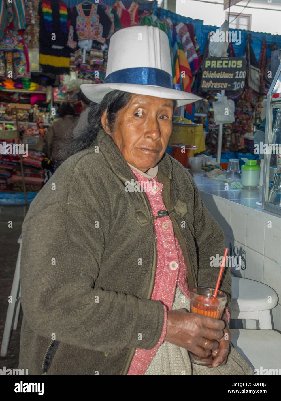 Nuna una person hi-res stock photography and images - Alamy