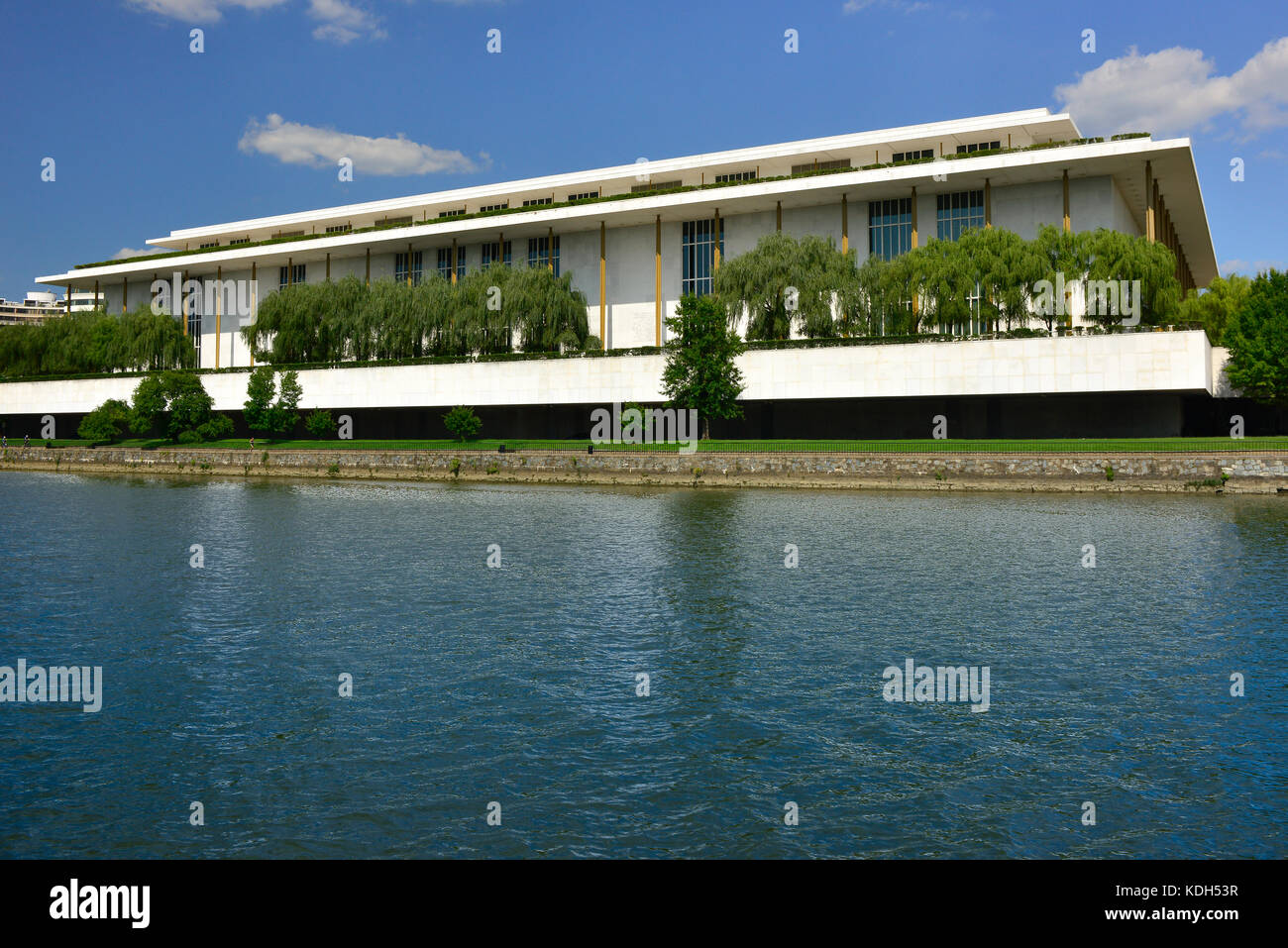 The famous John F. Kennedy Center for the Performing Arts on the banks ...