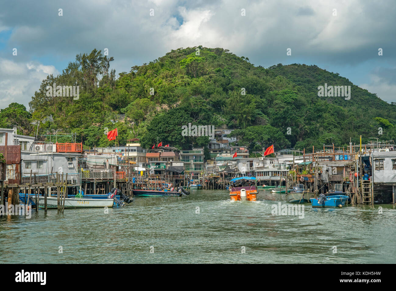 Traditional buildings fishing village hi-res stock photography and ...