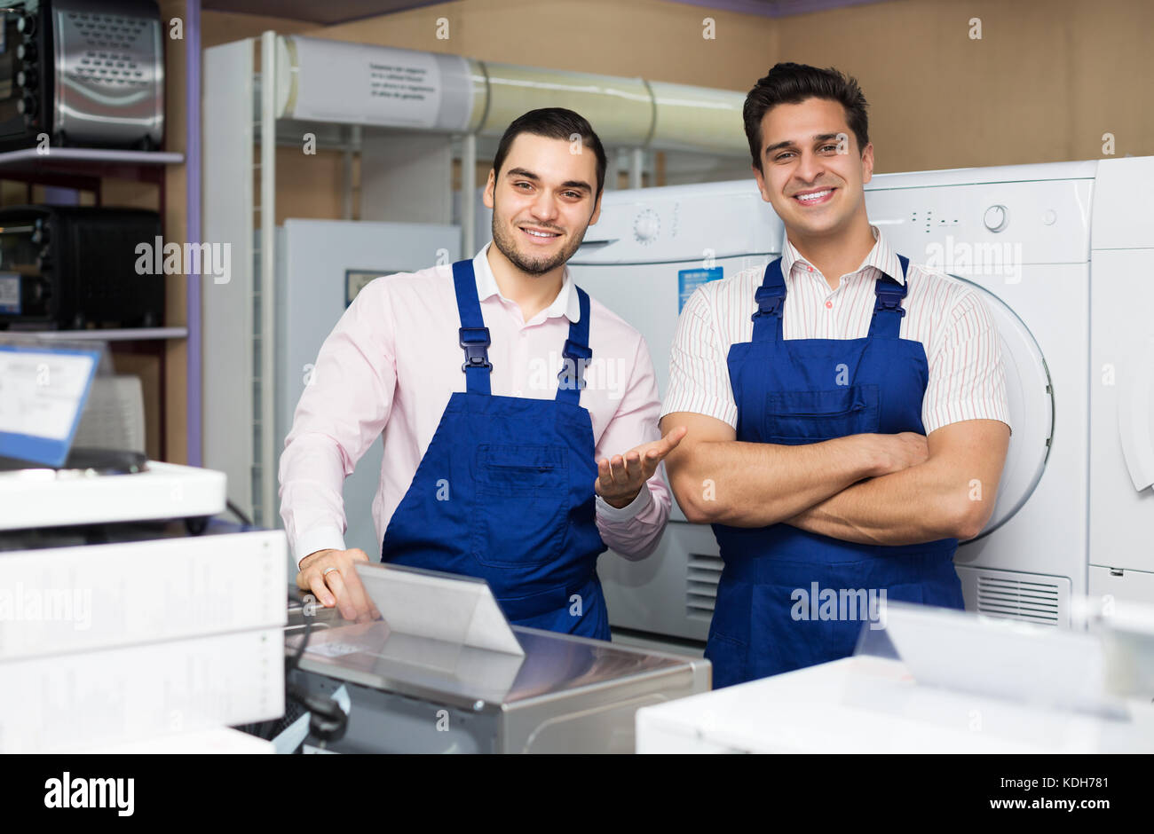 Store laborer hi-res stock photography and images - Alamy