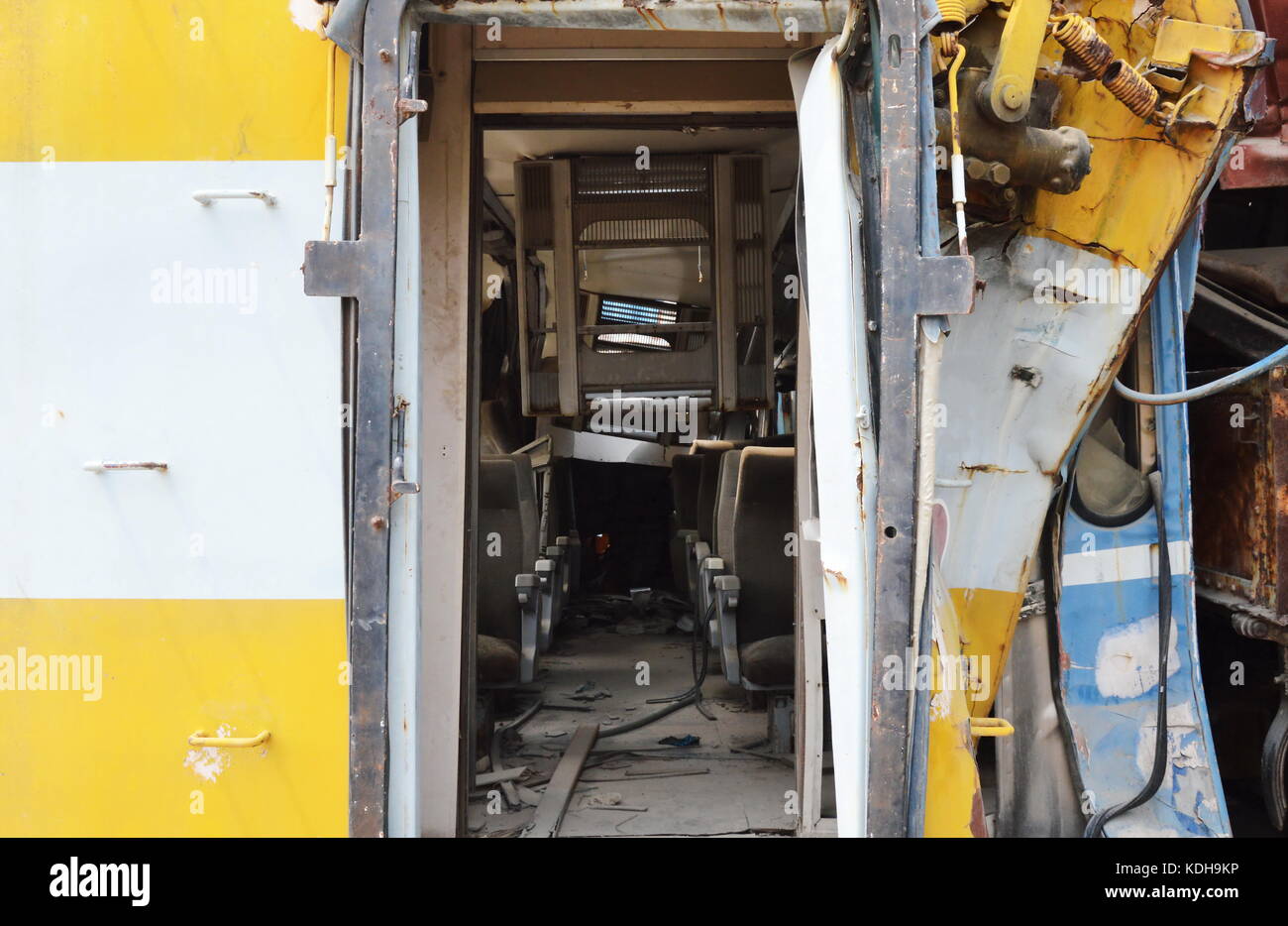 train cabin crash by accident parking in junkyard Stock Photo - Alamy
