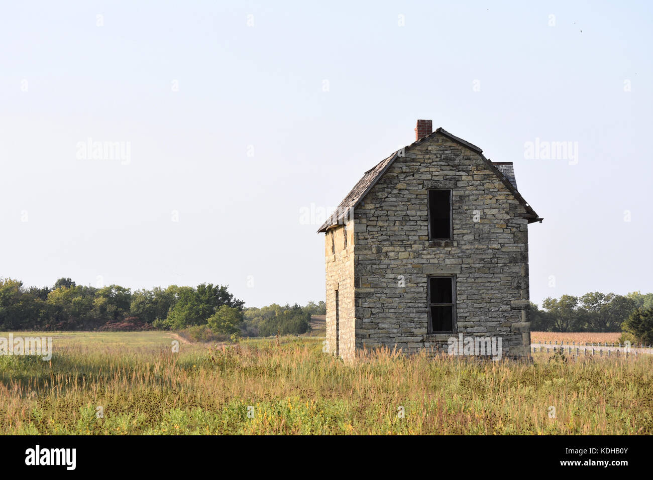 Two story abandoned home hi-res stock photography and images - Alamy