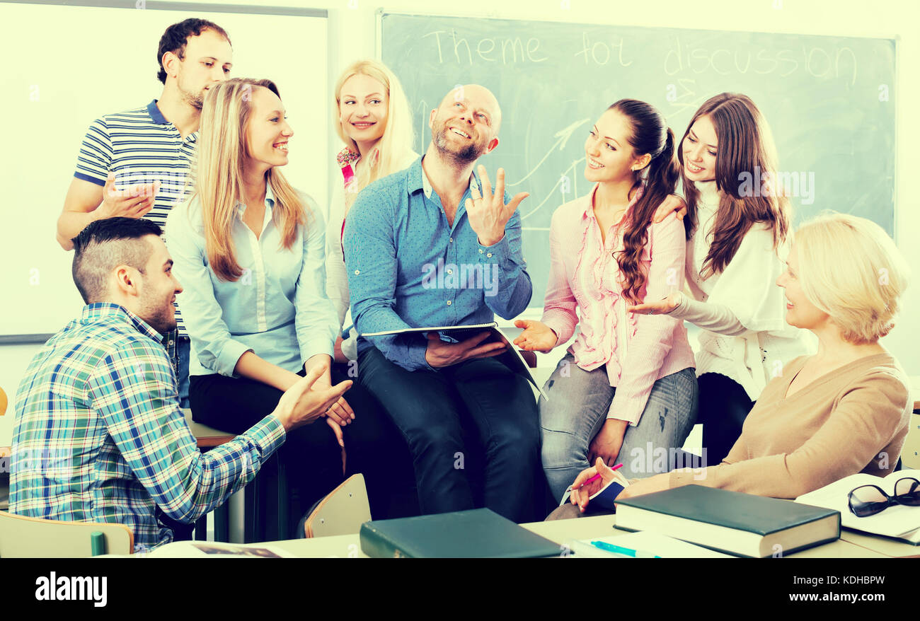 Taking a break in classroom hi-res stock photography and images - Alamy