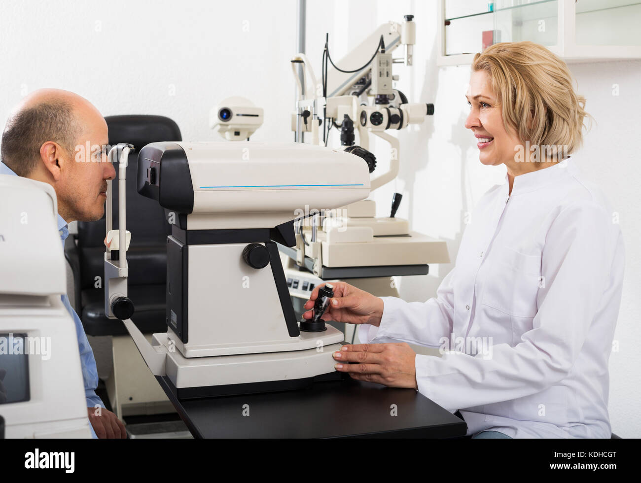 Optician eye checking machine hi-res stock photography and images - Alamy