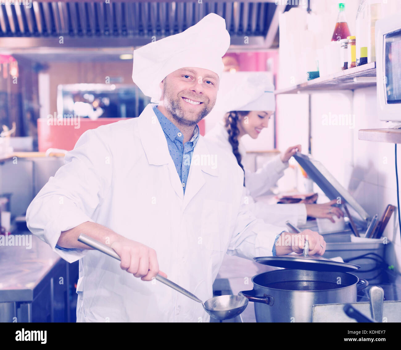 Restaurant helper hi-res stock photography and images - Alamy