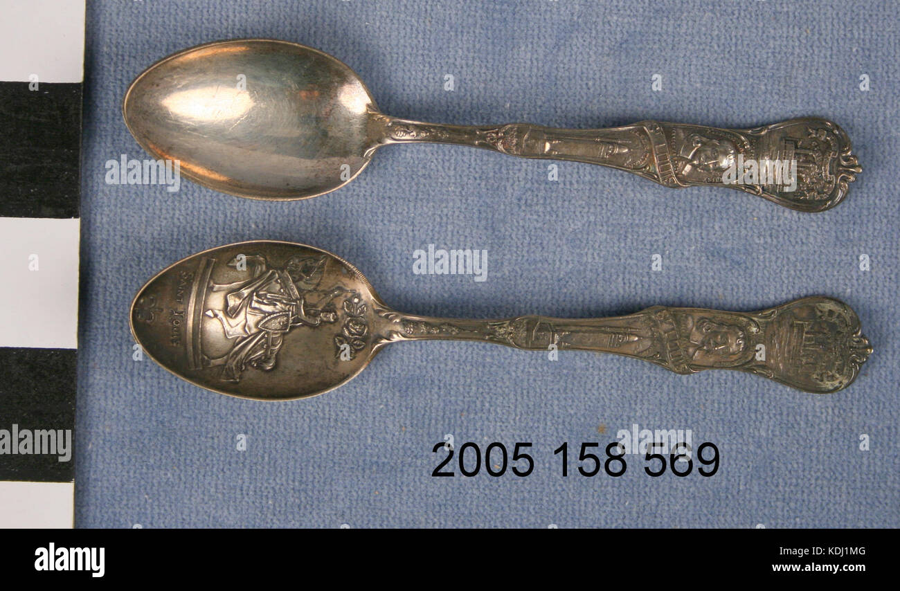 Silver teaspoon hi-res stock photography and images - Alamy