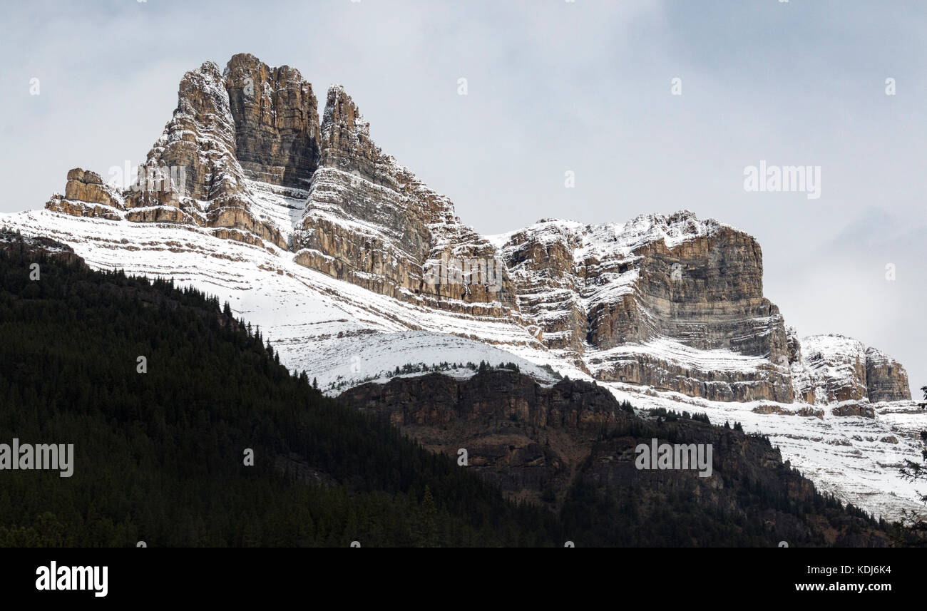 Beautiful banff national park hi-res stock photography and images - Alamy