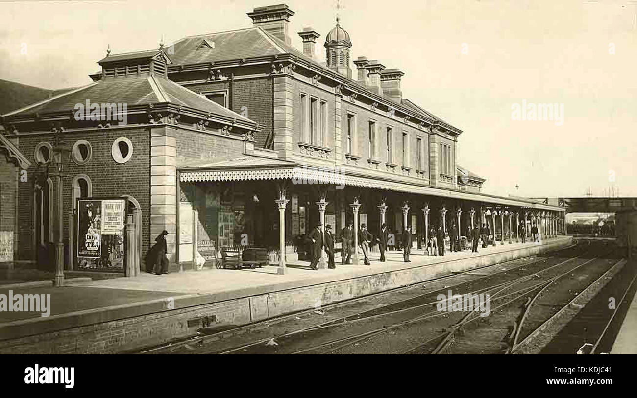 Old newcastle railway station hi-res stock photography and images - Alamy