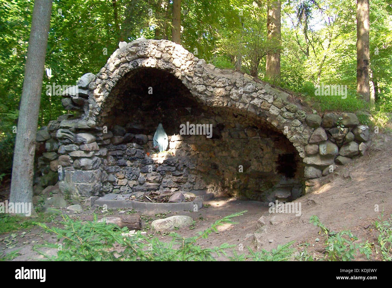 Our Lady of Lourdes Grotto, St. Francis, Wisconsin Stock Photo - Alamy