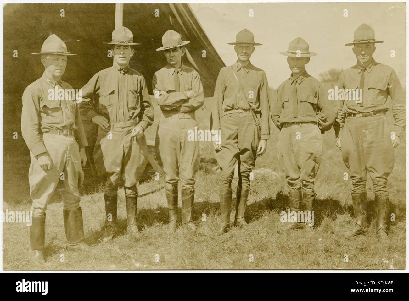 Soldiers in line hi-res stock photography and images - Alamy